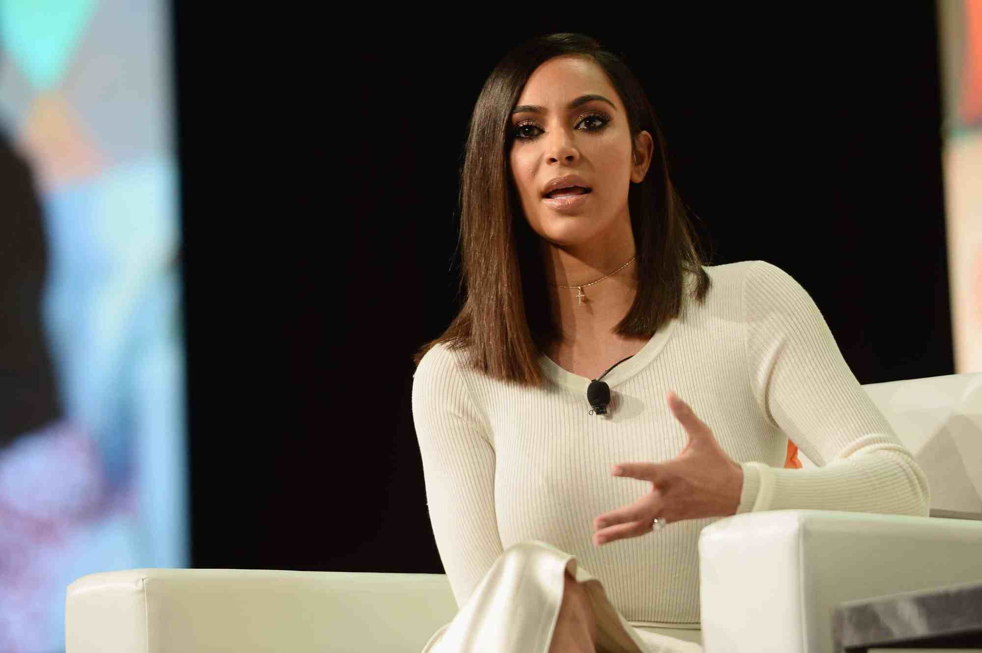 Kim Kardashian’s Jet Gets Searched By Immigration Officials Days After ...