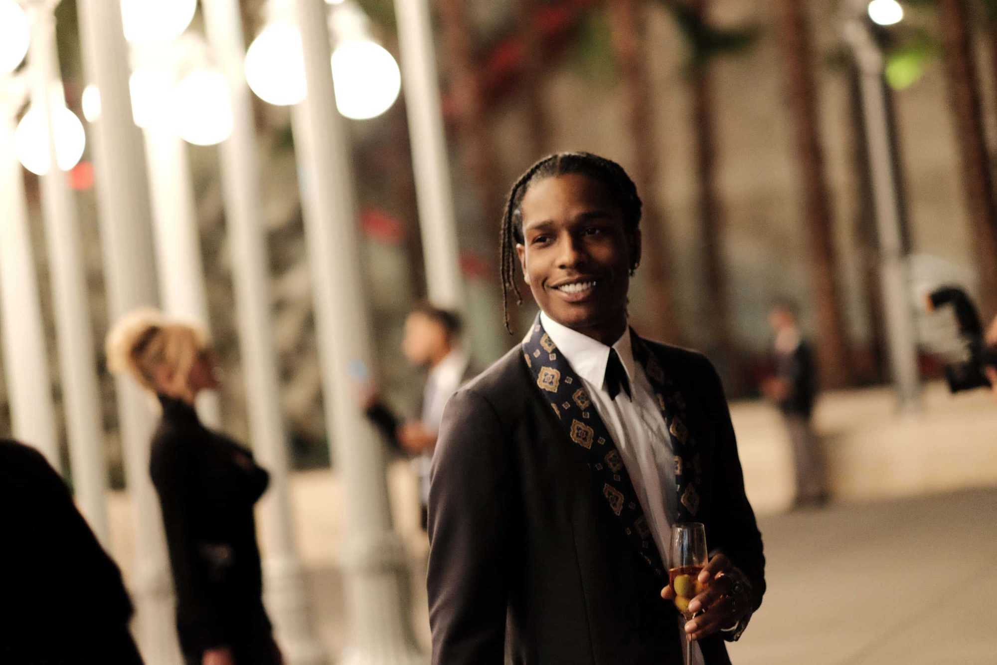 BAE WATCH! A$AP Rocky Steps Out For New York Fashion Week With This ...