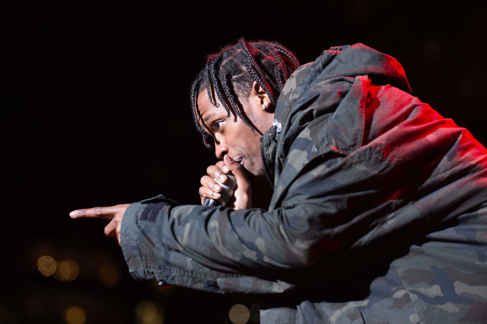 Travis Scott Performs ‘Goosebumps’ on Ellen! [VIDEO]