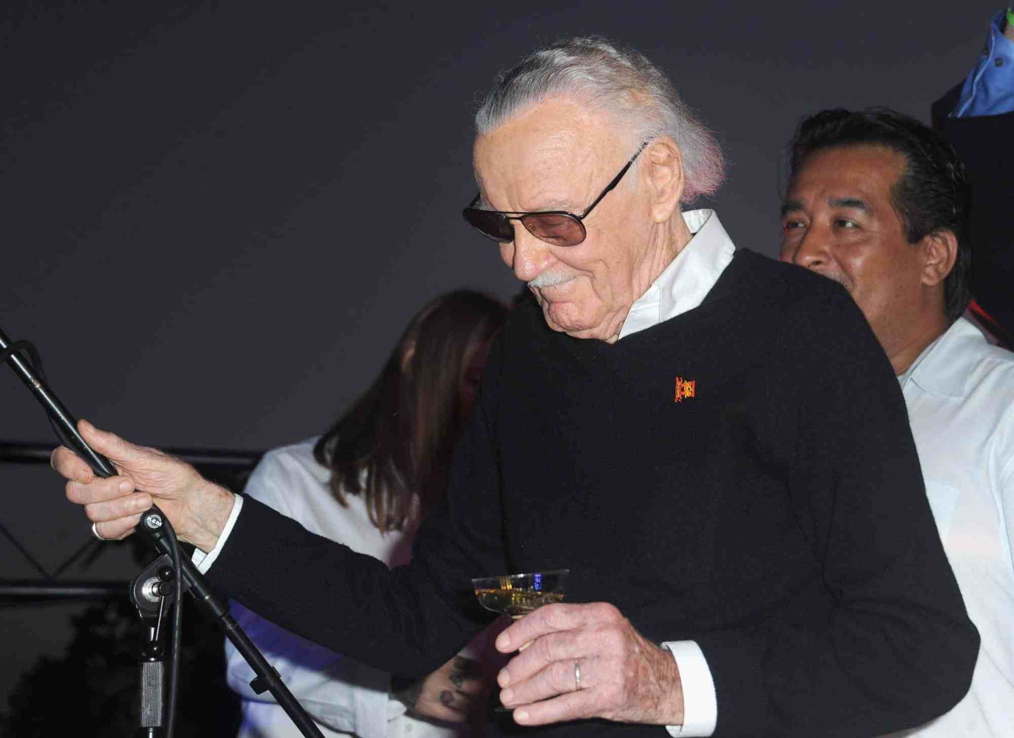 Marvel Legend Stan Lee Honored With Imprint Ceremony of Hands and Feet ...