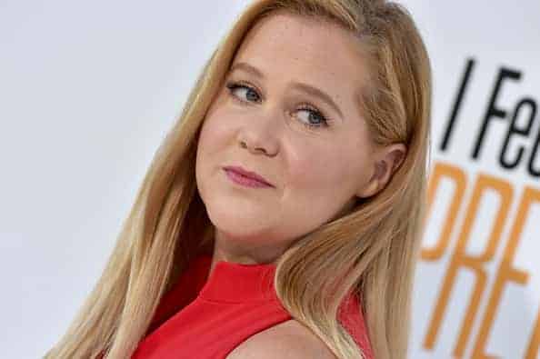 Amy Shumer Says ‘NO’ to the Super Bowl and Stands with Colin Kaepernick ...