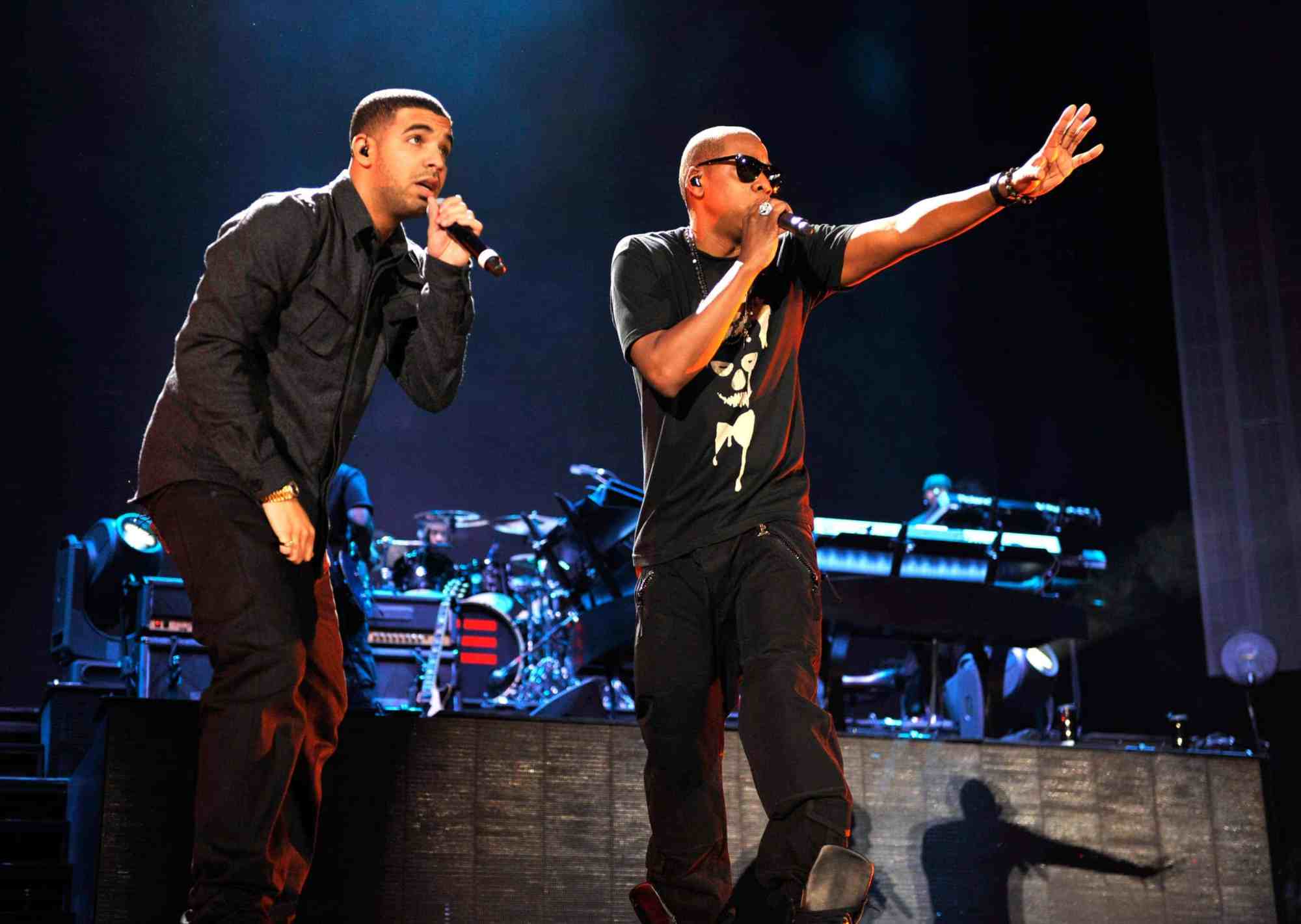 Jay-Z & Drake FINALLY Hug Things Out In Detroit [VIDEO]