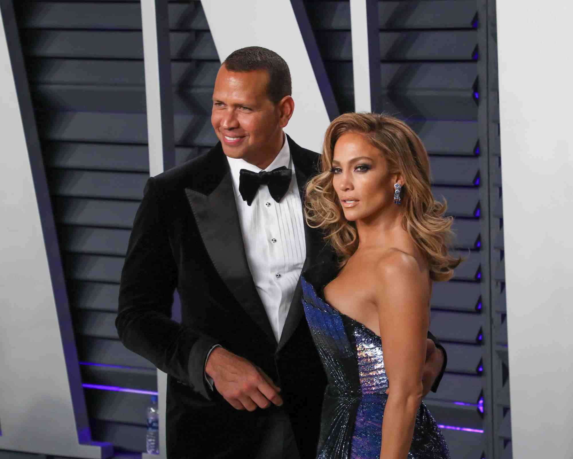 J Lo & A-Rod Deny Break Up Rumors!