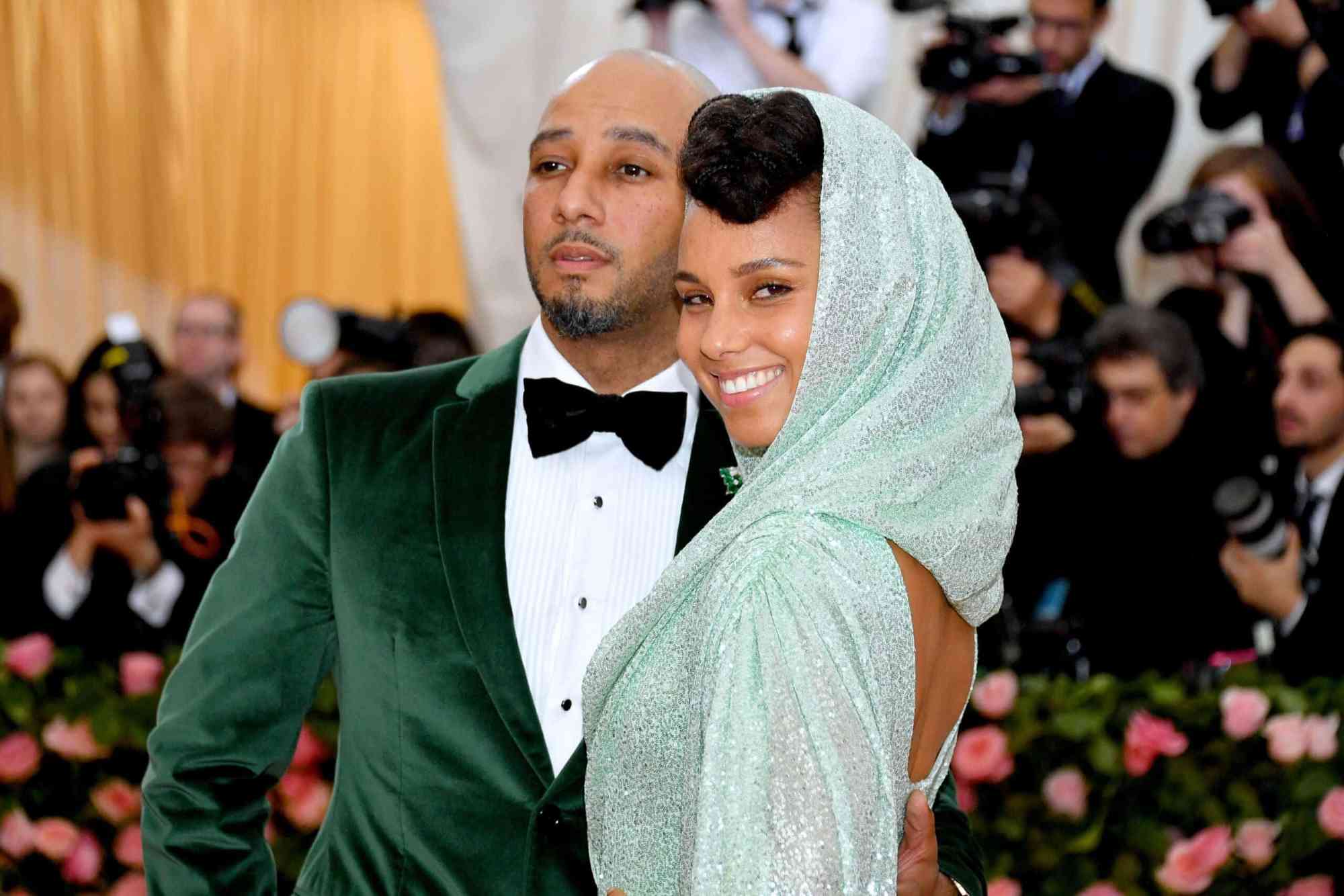 Swizz Beatz Gushes Over Alicia Keys In A Bikini + Gifts Her A Birthday ...