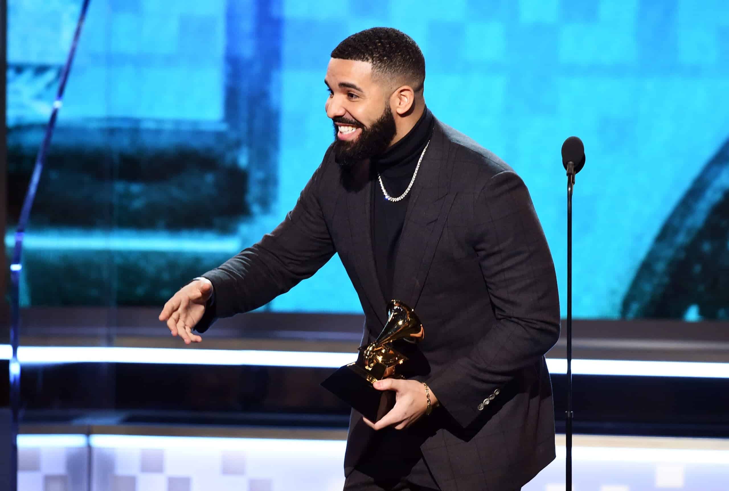 Drake Brings Mother to Tears During Touching Onstage NYC Moment - HOT 97
