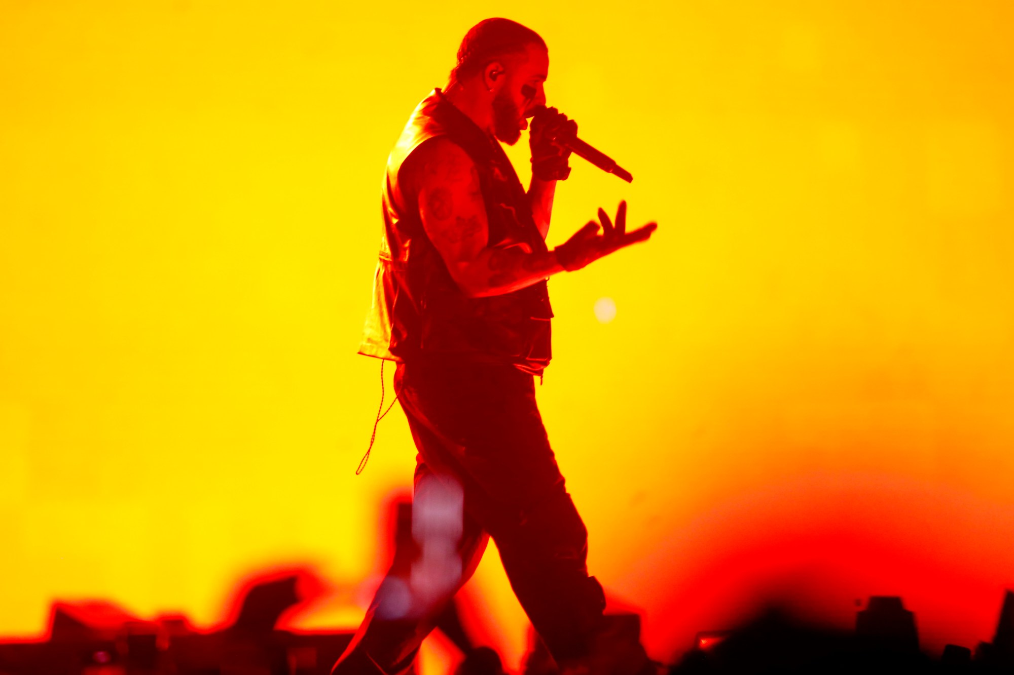 Drake Invites Travis Scott To Vancouver Stage For Debut Performance of ...