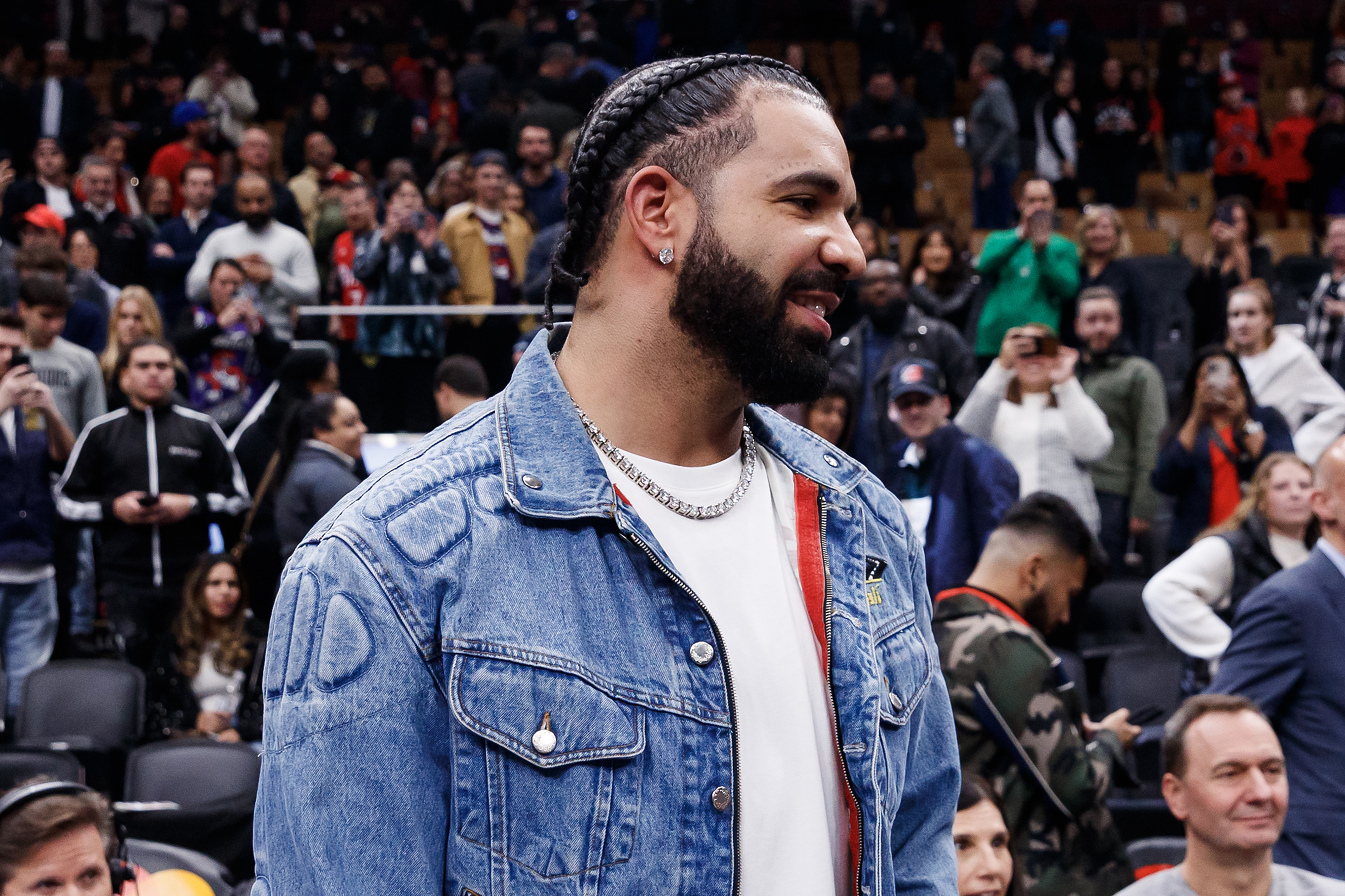 Drake Becomes First To Hit 100 Billion Spotify Streams