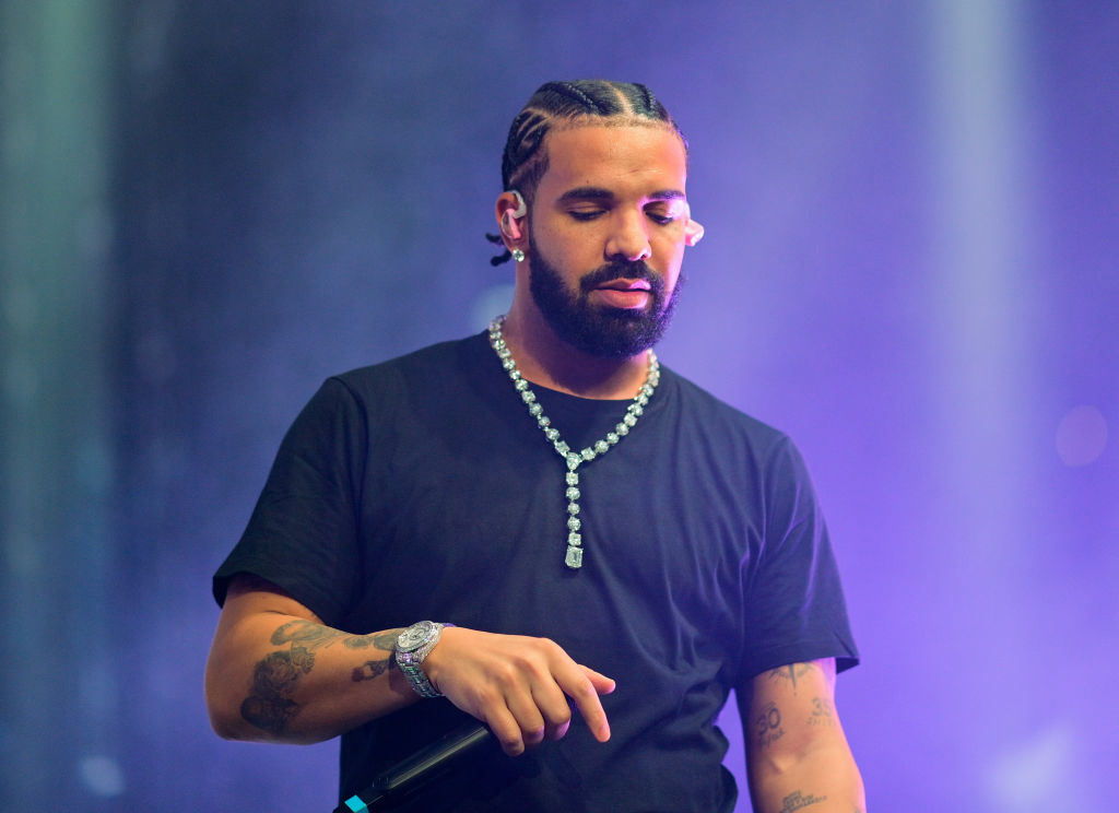 Drake Announces ‘Drizzy Drake Is Very Much Still Alive’ at Australia ...