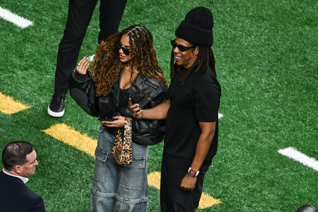 Jay-Z Enjoys Super Bowl LIX With Daughters Blue Ivy & Rumi