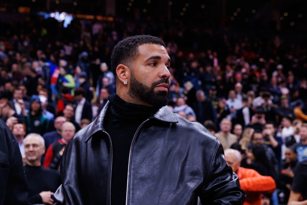 Drake Rocks Toned-Up Bod In New IG Story Post - HOT 97
